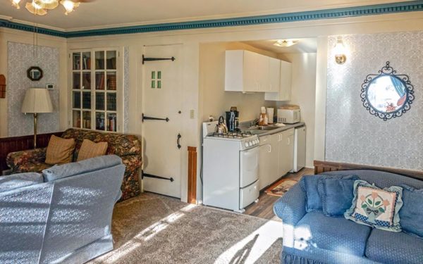 Bemus Point Lodging at Maple Springs Lake Side Inn